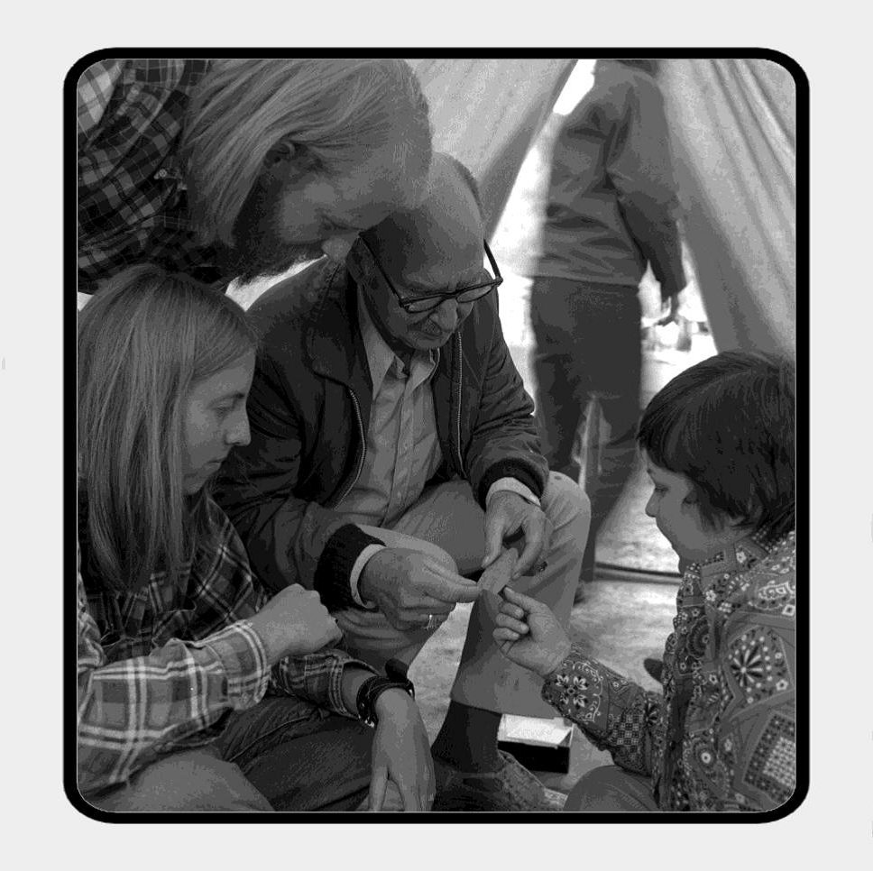 FLINTKNAPPING HALL OF FAME: DON CRABTREE, HALL OF FAME FLINTKNAPPER # 3