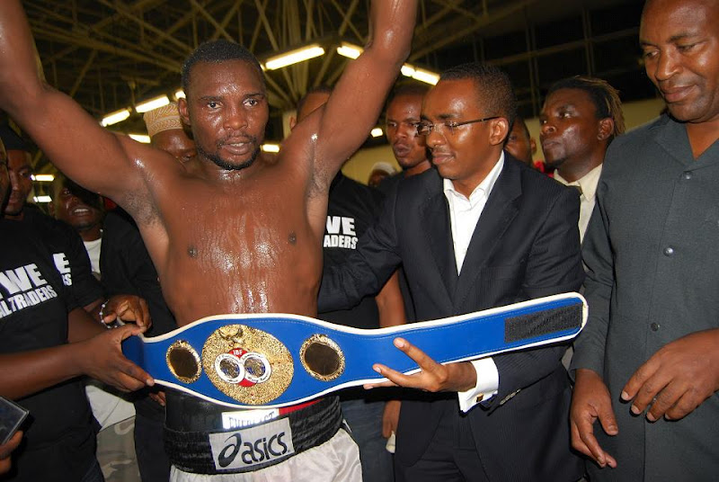 Daily Mitikasi Blog: Bondia Francis Cheka amgaragaza Mada Maugo