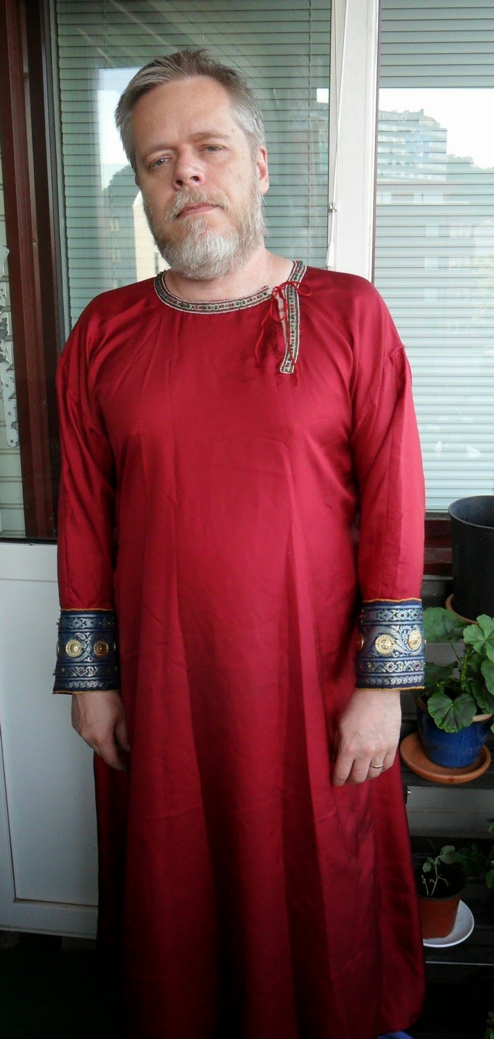 Eva's historical costuming blog: My husband's 12th century silk tunic