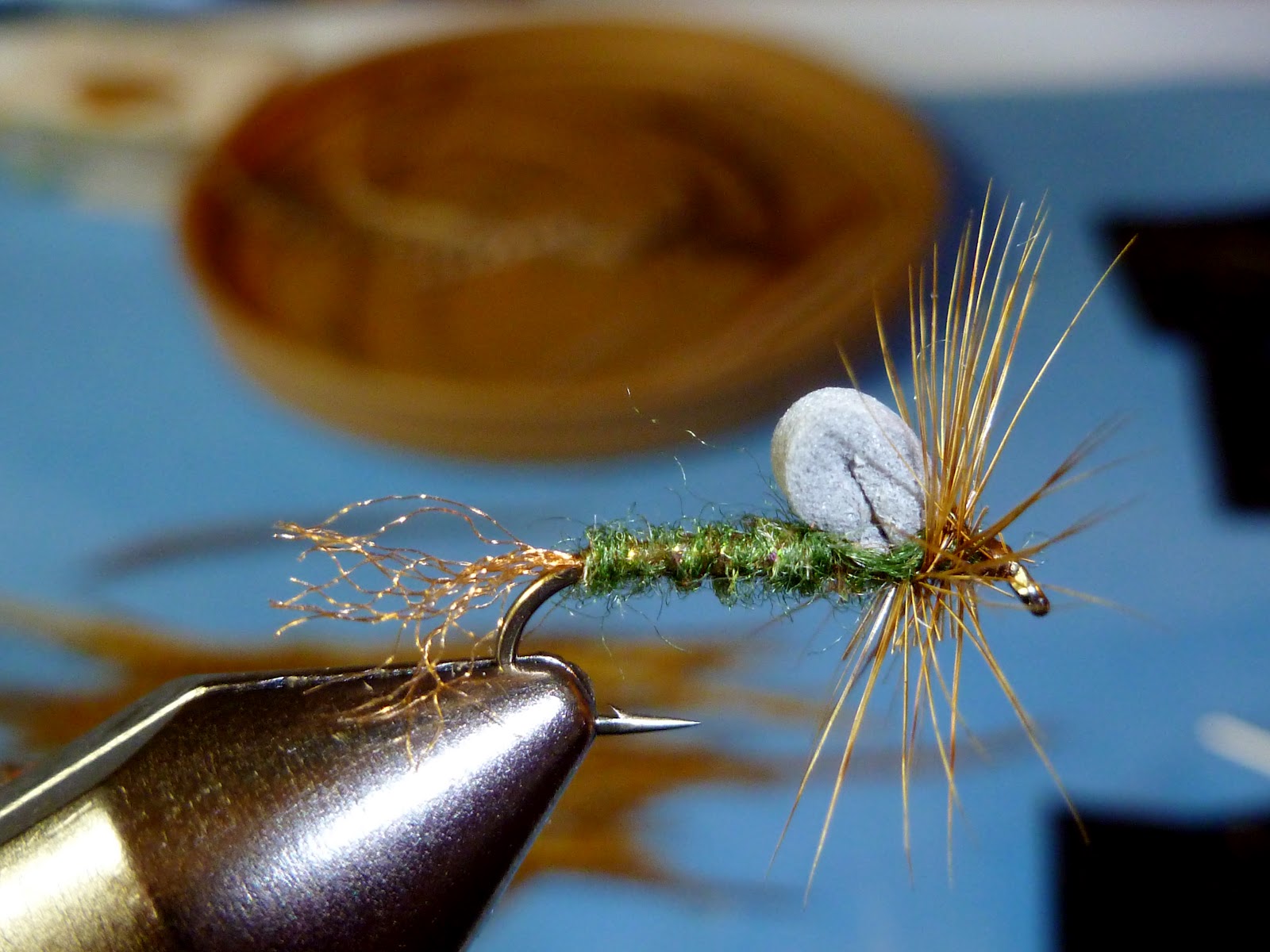 EMT Loop Wing Emerger - green drake