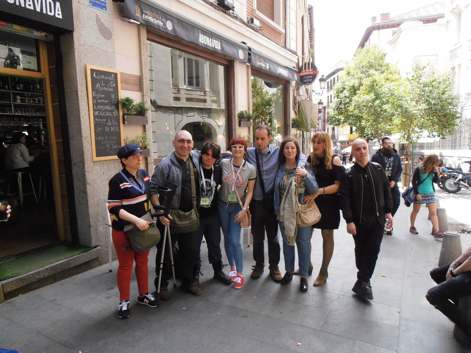 Una Biblioteca entre Mundos: Crónica de una WaveCon anunciada