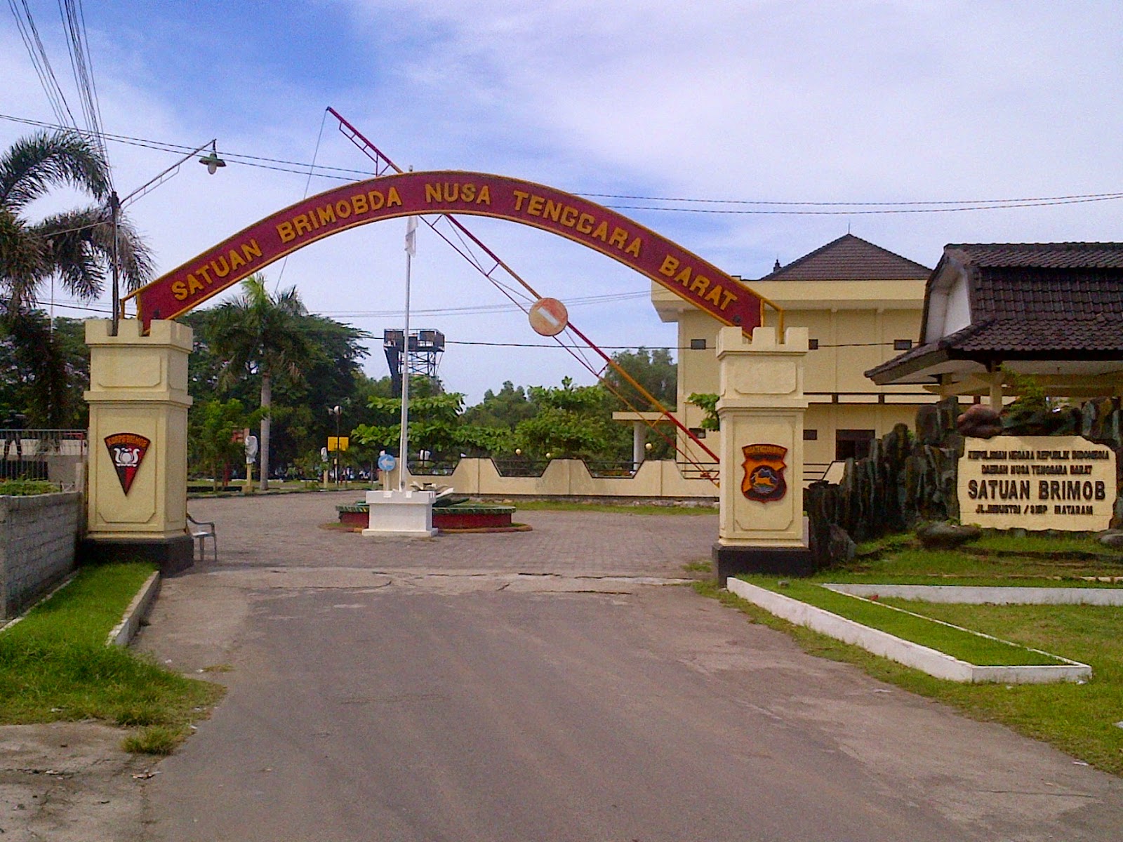 BENSATKER BRIMOB POLDA NTB