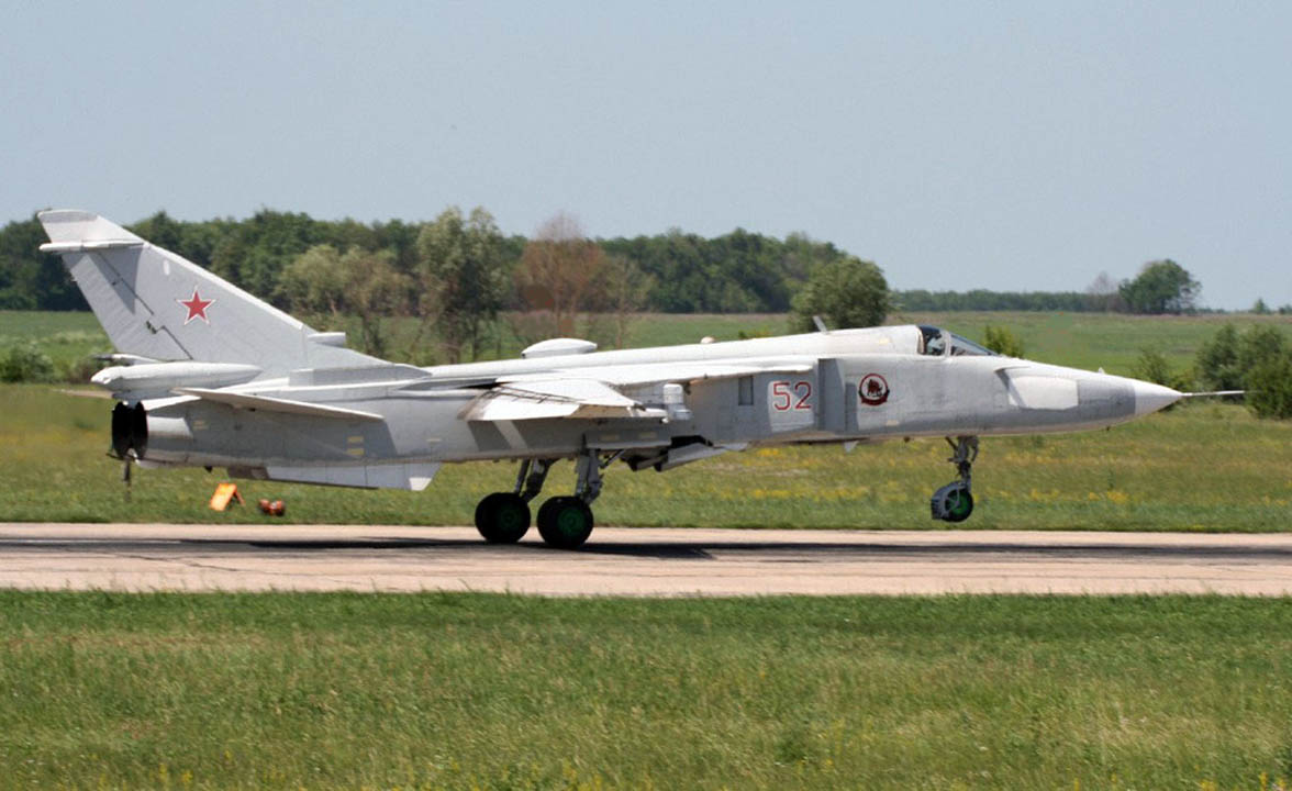 nhungdoicanh: Sukhoi Su-24MP Fencer-F