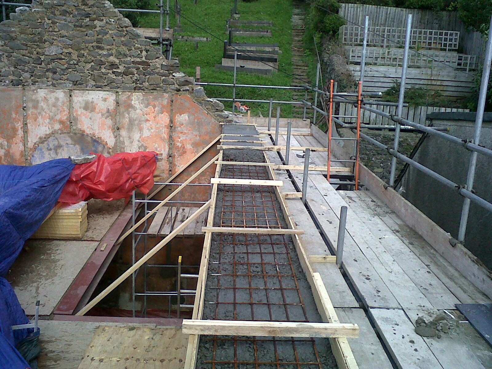 Amroth Project: CONCRETE RING BEAM CONSTRUCTION.