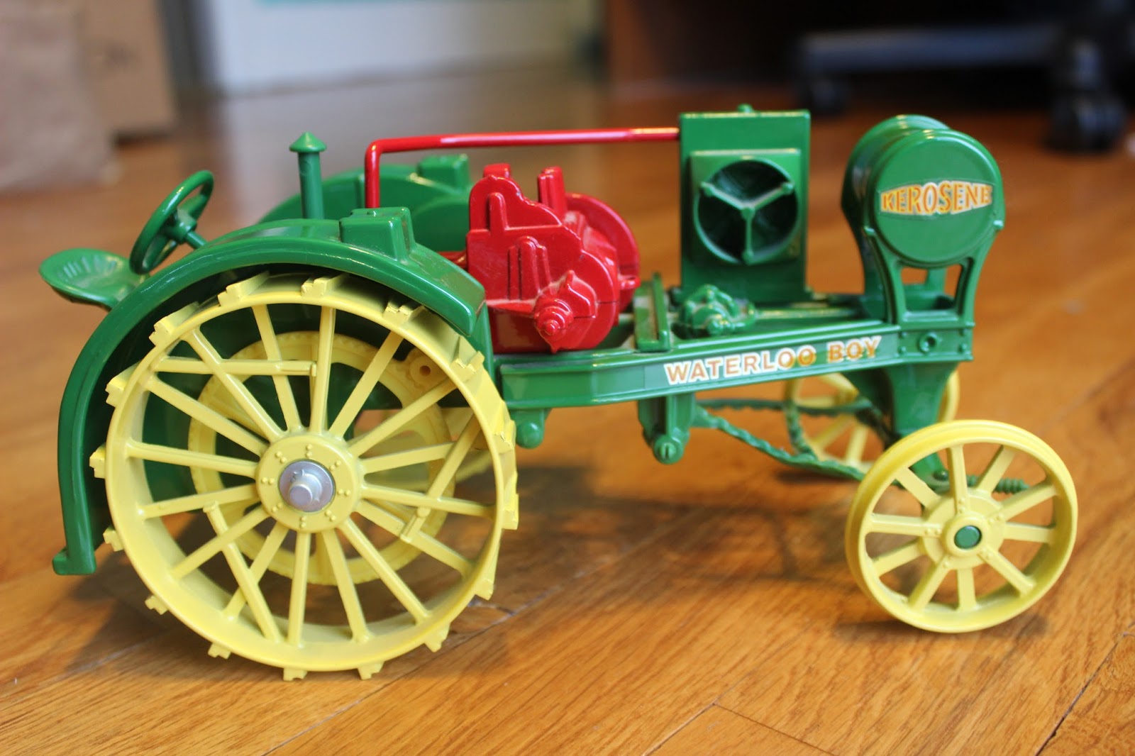 Spoelman Family Toy Tractor Collection: 1915 Waterloo Boy Model "R" Tractor