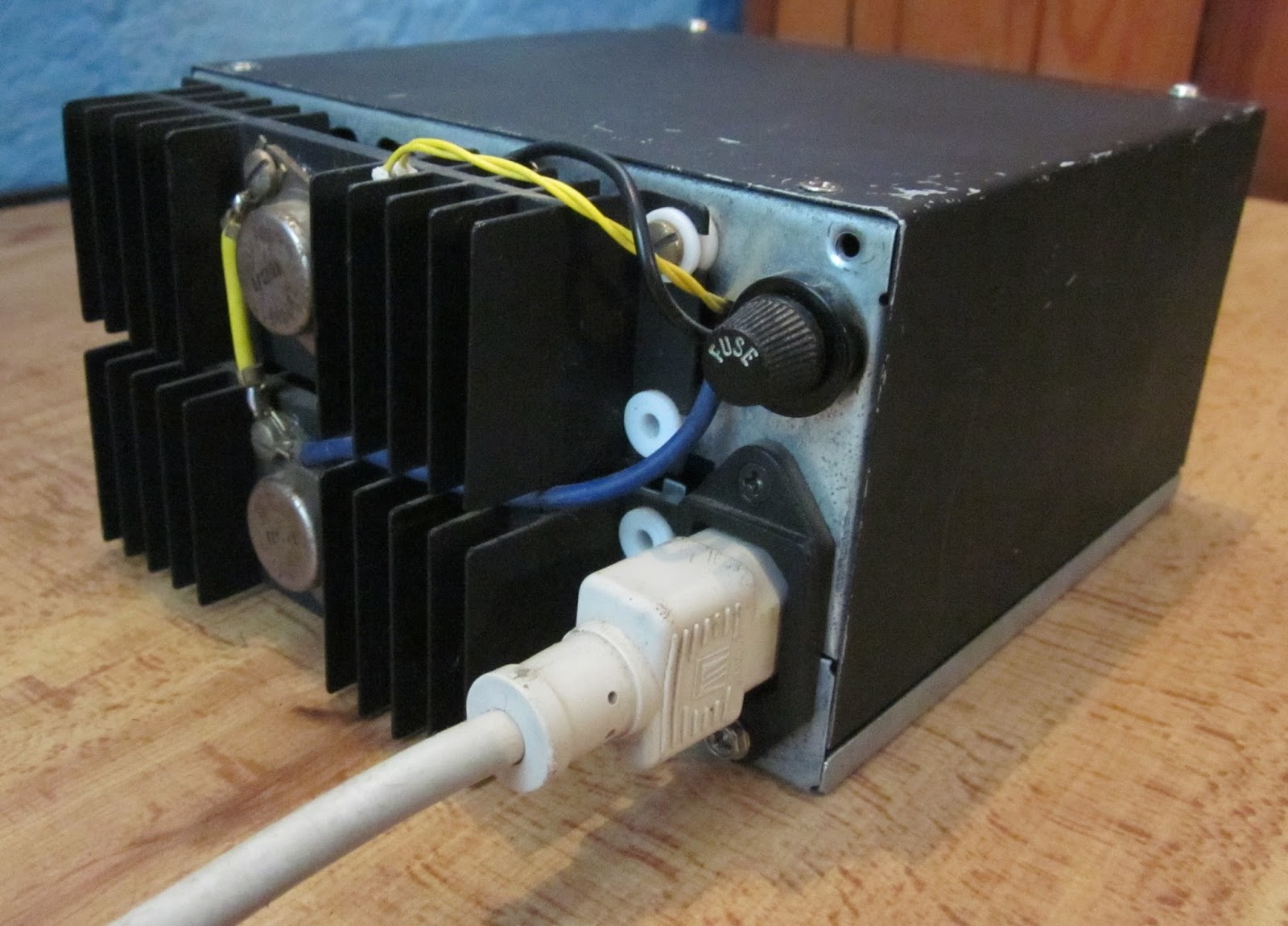 Proyectos de electrónica caseros: Mis fuentes de poder: lineales ...