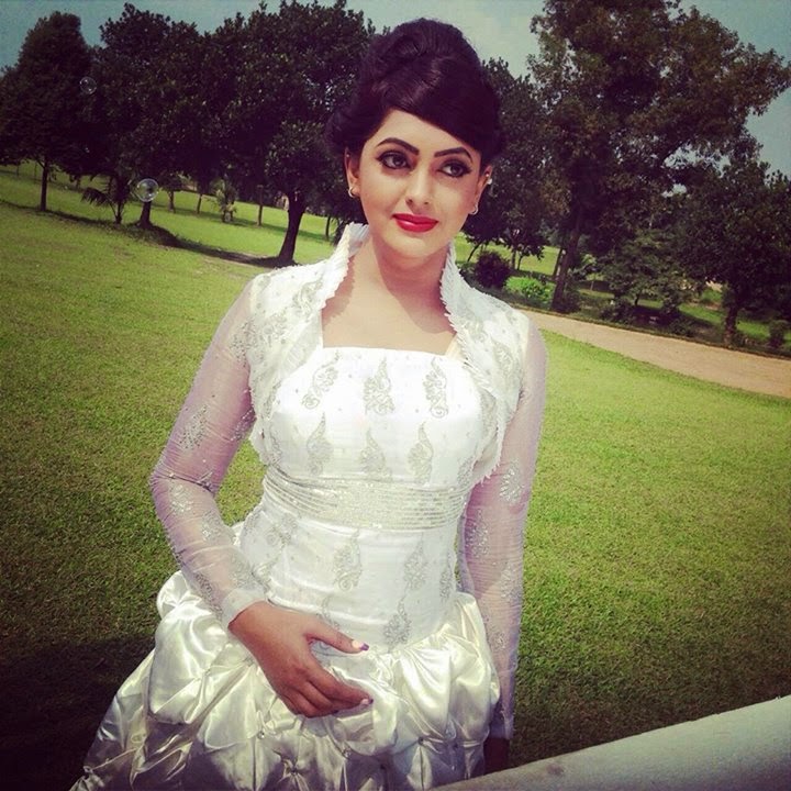 Bangladeshi Movie Actress Nipun Akter Nasrin Latest Photos, Dhallywood ...