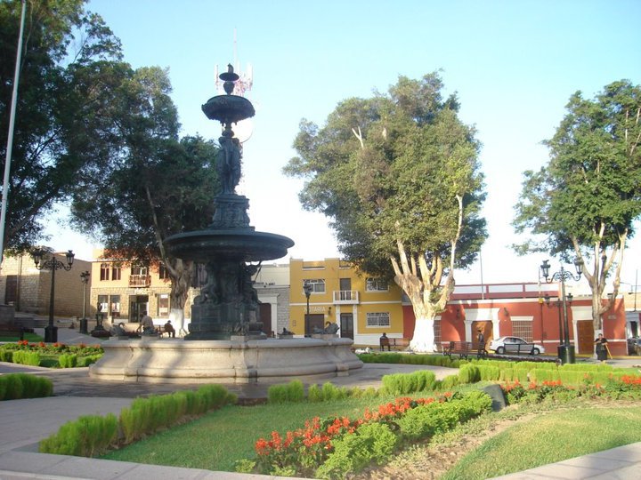 MOQUEGUA TURISMO: Plaza de Armas de la Ciudad - Moquegua - Perú