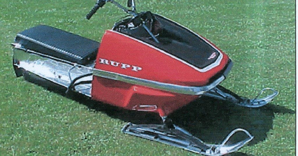 CLASSIC SNOWMOBILES OF THE PAST: 1973 RUPP MAGNUM SNOWMOBILE+