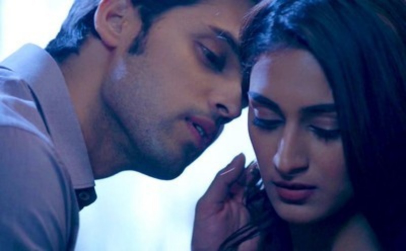 Finally Anurag says I Love You Prerna, another twist is coming