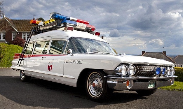 MUSCLE CAR COLLECTION : The model of classic ambulance cars