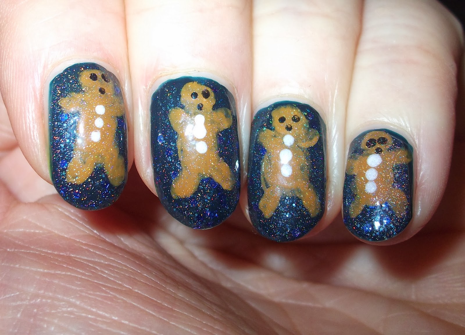 Knitty Nails: Christmas Nails - Gingerbread Men