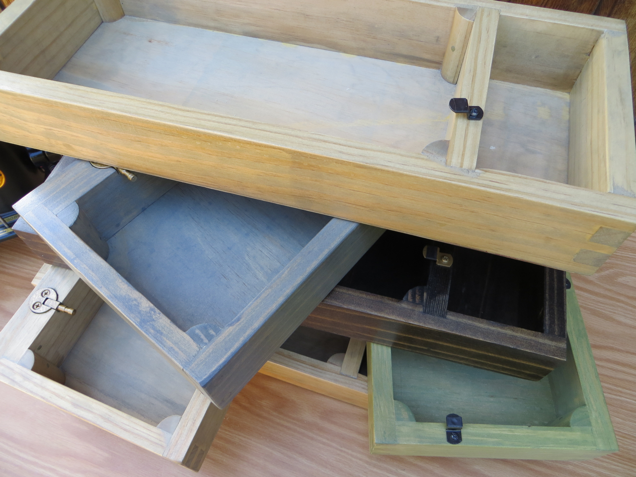 The Project Lady - Singer Sewing Machine Wood Base Tutorial