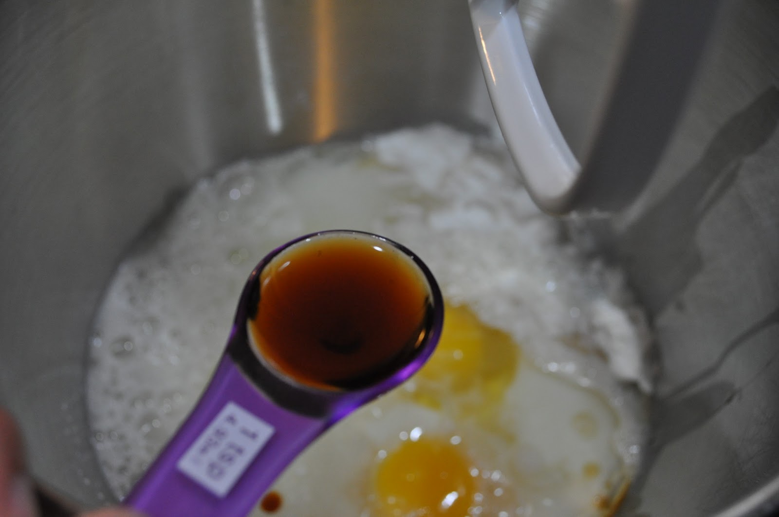 Teacher, Baker, Gourmet Meal Maker: Buttermilk Vanilla Mini Cupcakes ...