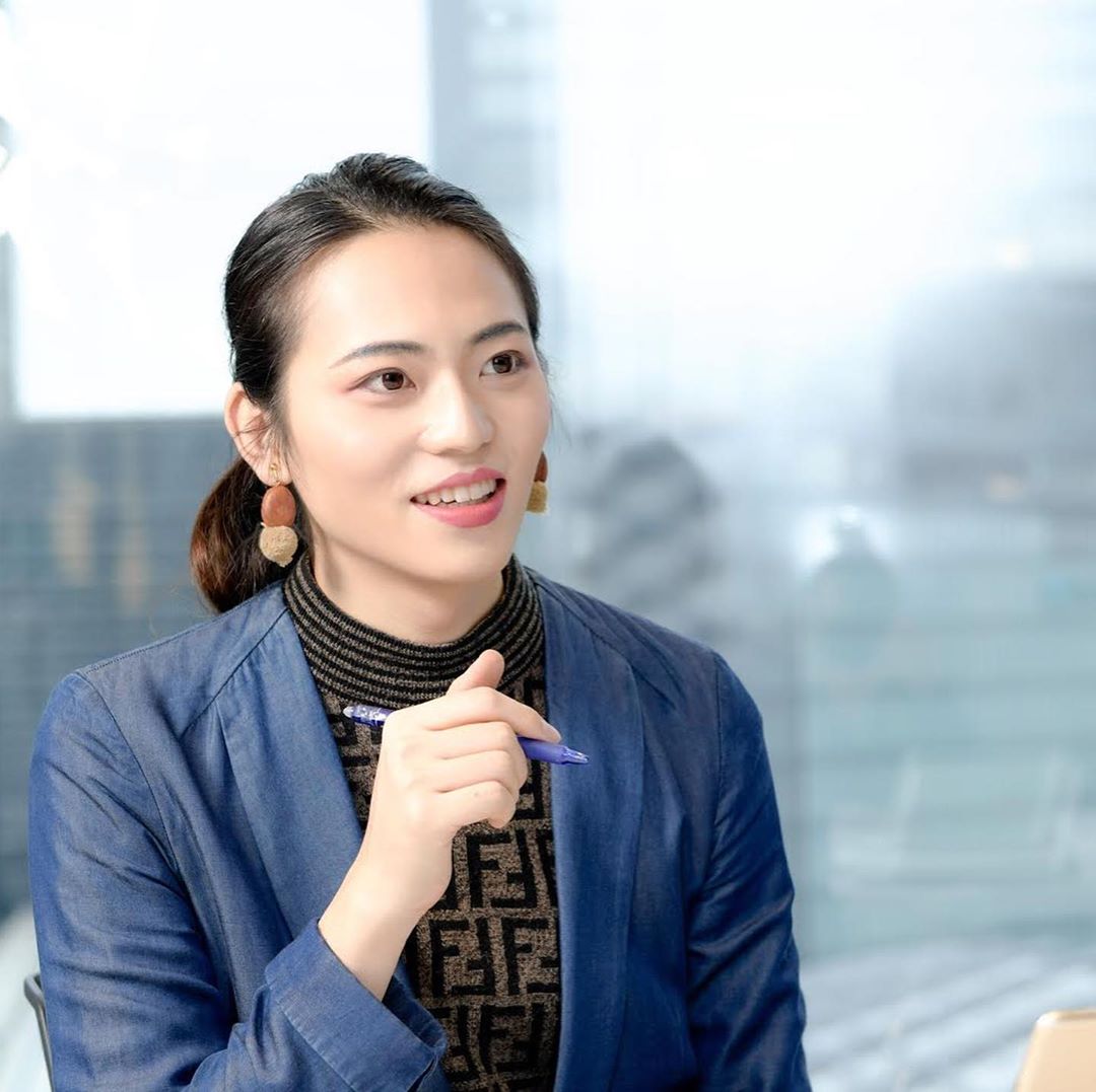 Sari Kaede – Most Beautiful Japan Trans Women in Office Unifrom - TG Beauty