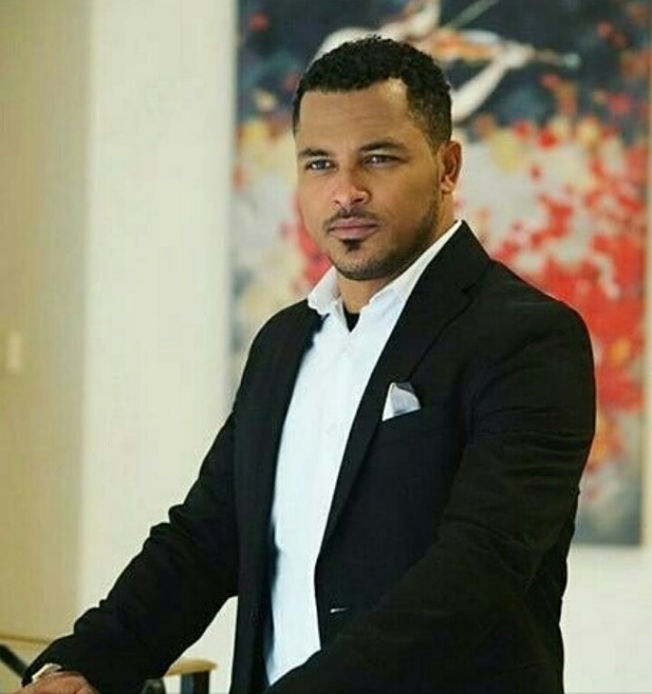 Biography Of Ghallywood Actor, Van Vicker | Bola Esho's Blog