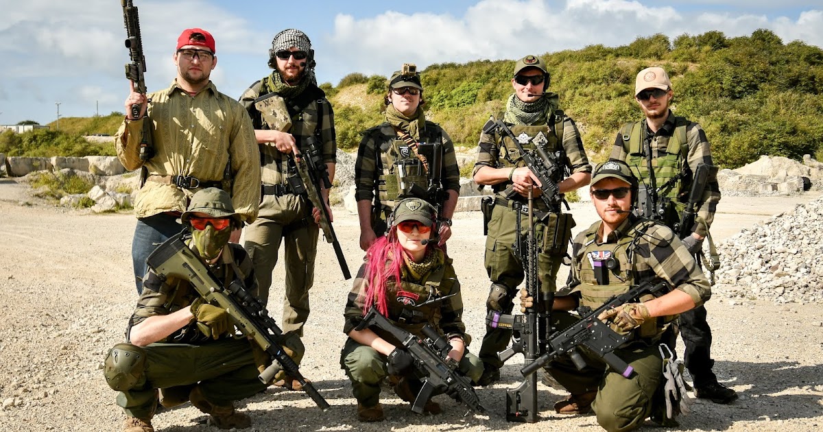 LUMBER-TAC: THE RISE OF FLANNEL SHIRT LOADOUTS! - Femme Fatale Airsoft