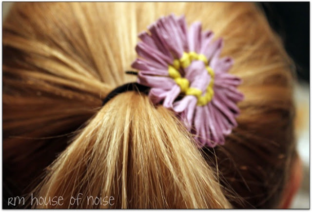 House of Noise... I mean boys.: Paper Raffia Flowers