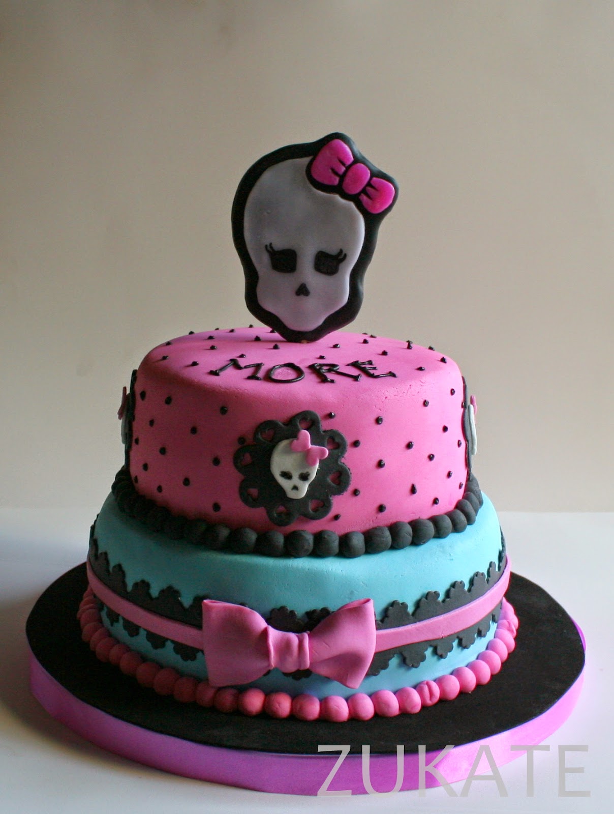 TORTA DE MONSTER HIGH PARA MORENA | ZUKATE