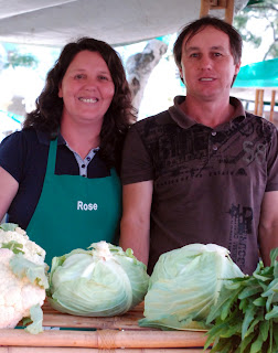 Feira do Passeio Público: Barraca da Rose e Osmair Danrat