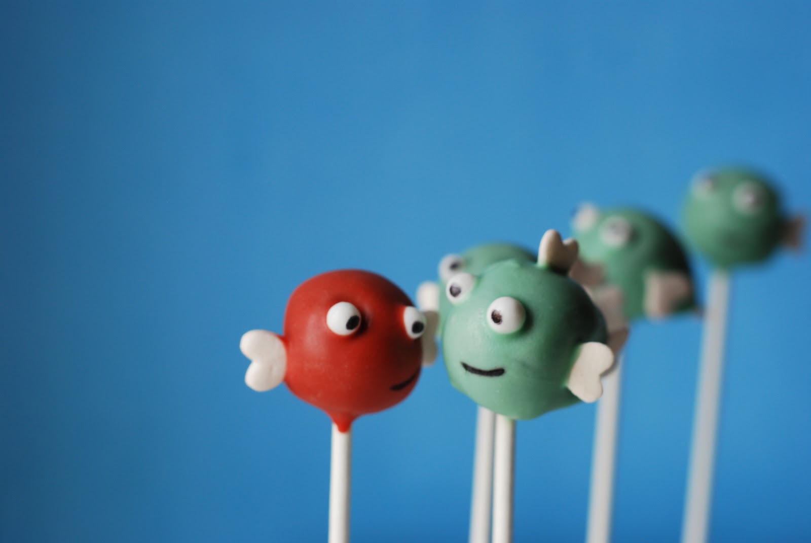 Sweet Cheeks Tasty Treats: It's OFFICIAL...I'm a POP STAR!