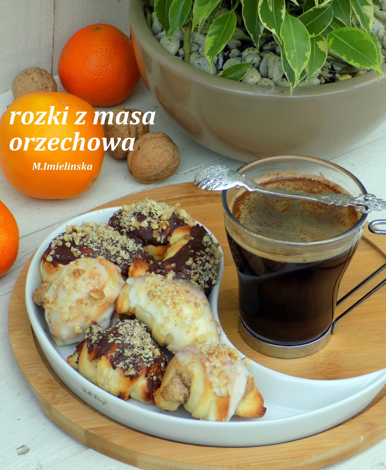 Domowa Cukierenka : rożki drożdżowe z masą orzechową