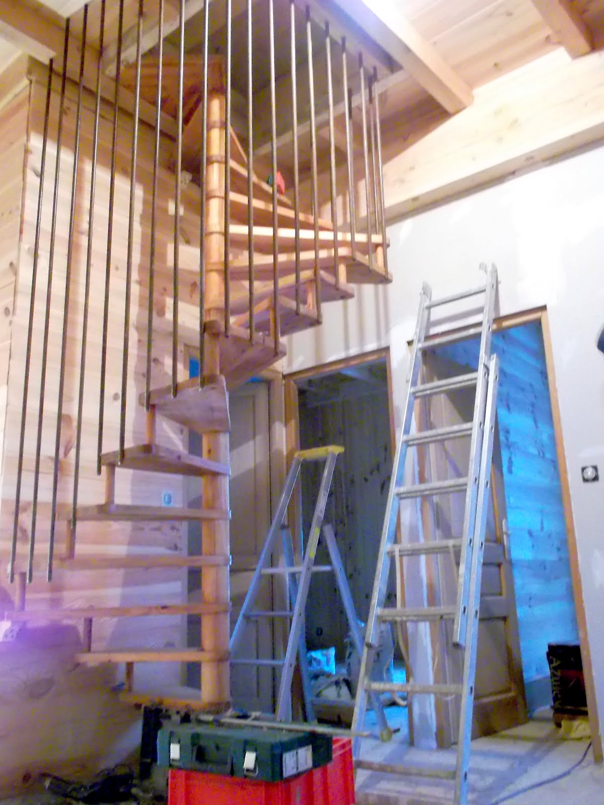 menuisier createur: escalier colimaçon avec barodage