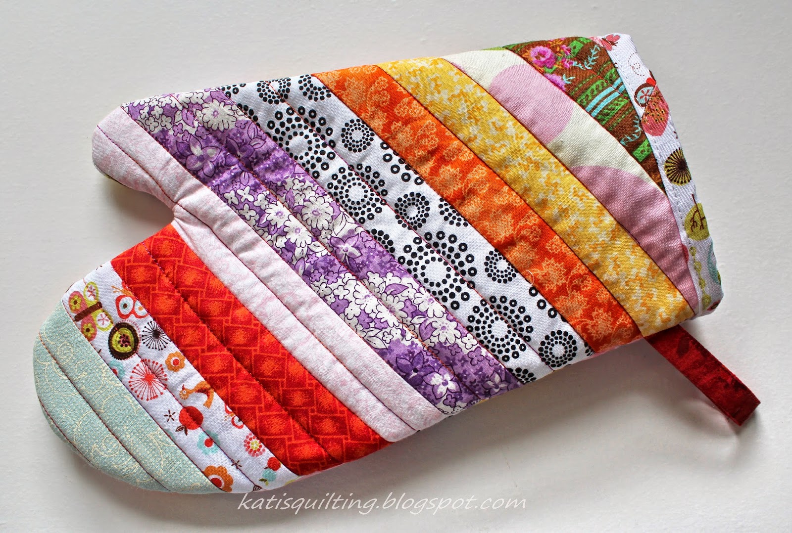 Kati's Quilting and Sewing: Oven mitts, and hot pads