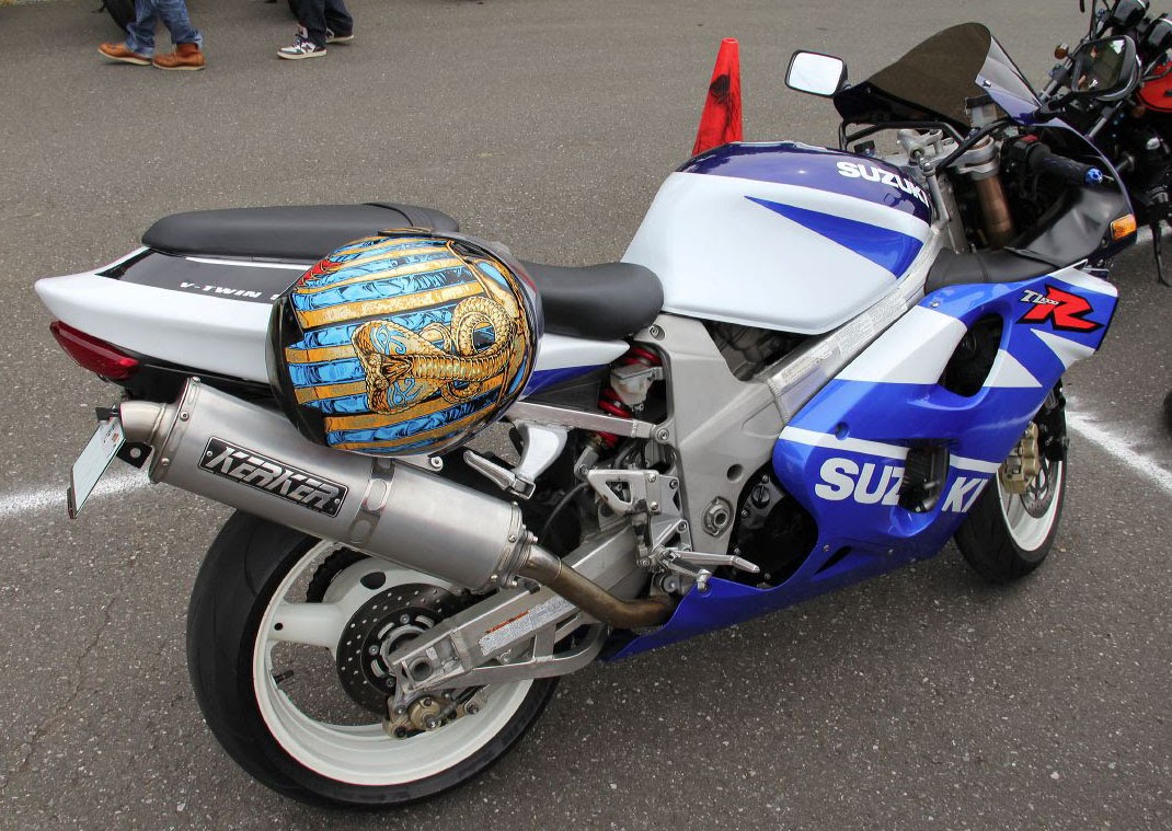 ROAD RIDER: SUZUKI TL1000R