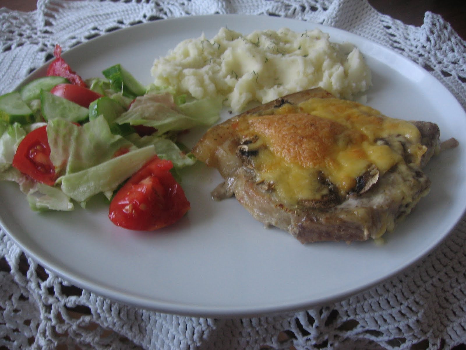 Sukinėjimasis virtuvėj ir ne tik: Karbonadas užkeptas sūriu