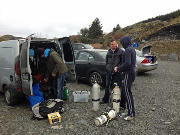 I Are Diver: Portroe Quarry; 5 degrees C and the need to pee