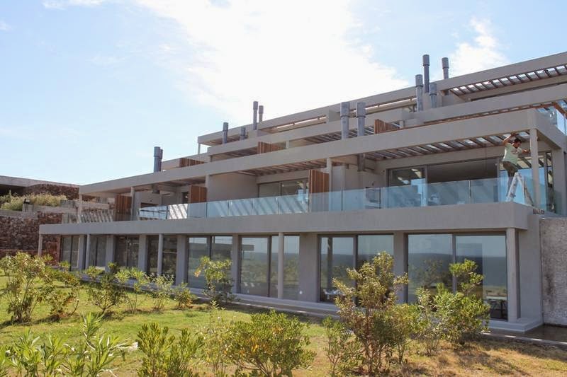 ALTAMAR, RESIDENCIAS EN ALTURA, PUNTA BALLENA, URUGUAY