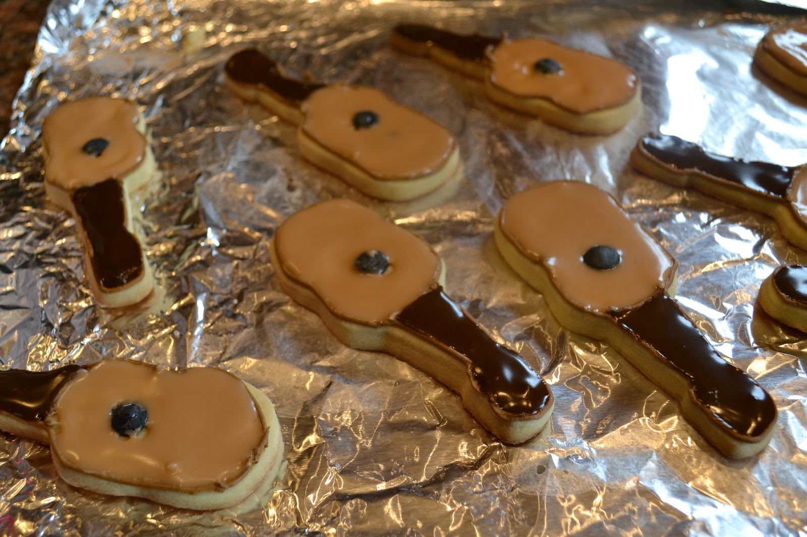 Parties and Pearls : Guitar Cookies