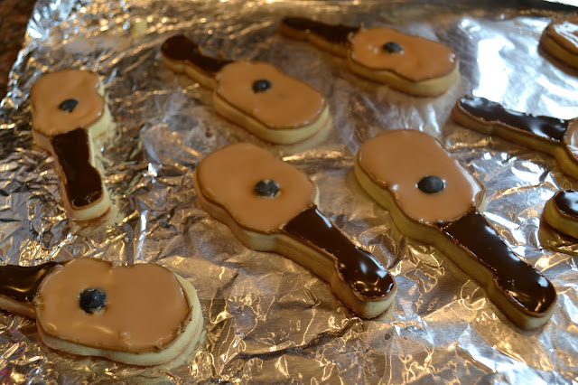 Parties and Pearls : Guitar Cookies