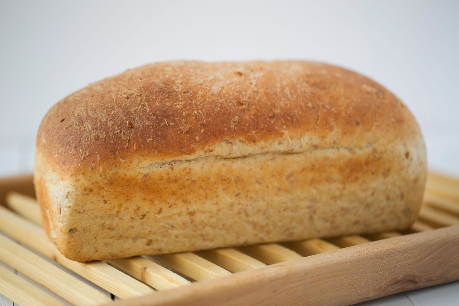 Pan de molde integral con semillas de lino - Tengo un horno y sé cómo ...