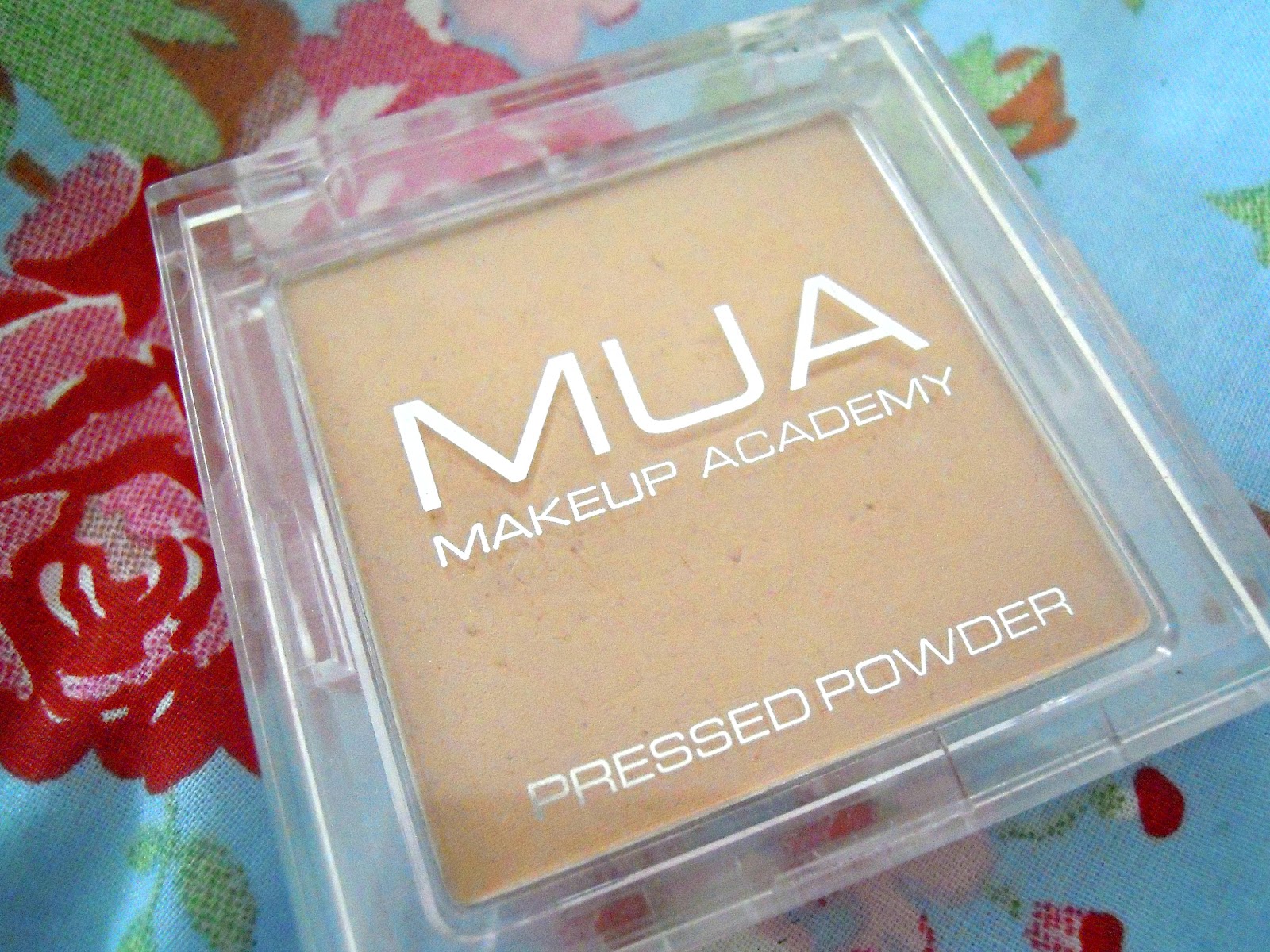 Bbiee: MUA Makeup Academy / Sleek contour kit Review..
