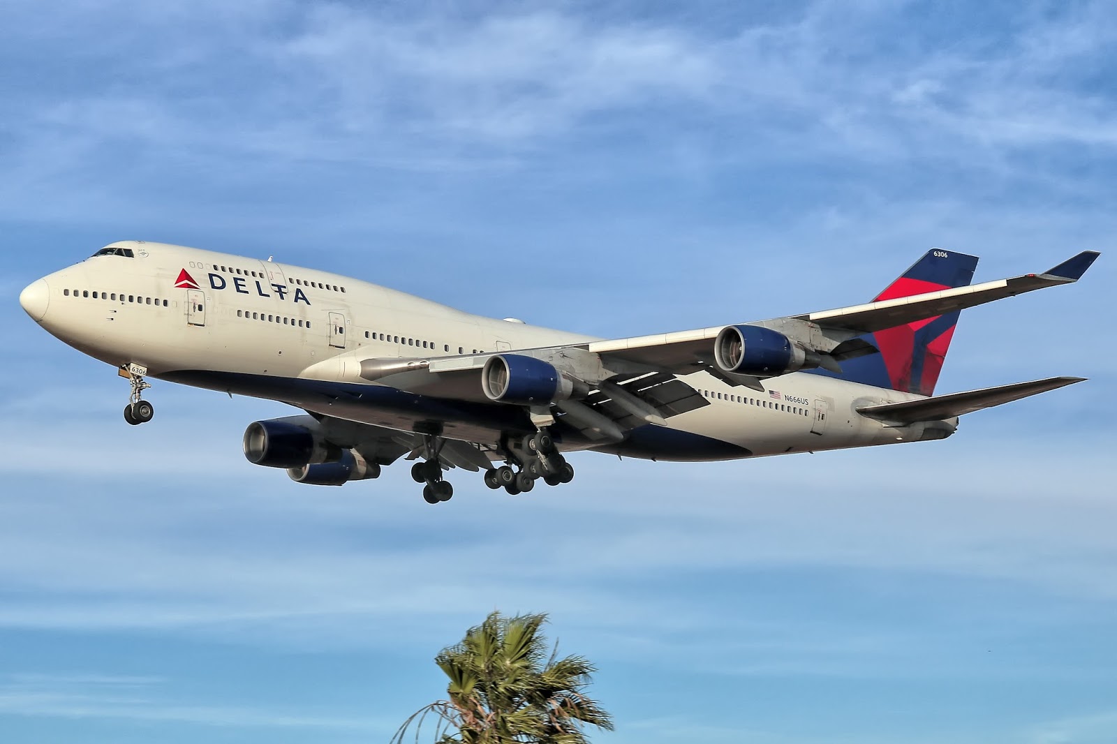 Aero Pacific Flightlines: Delta adds stops to final 747 tour