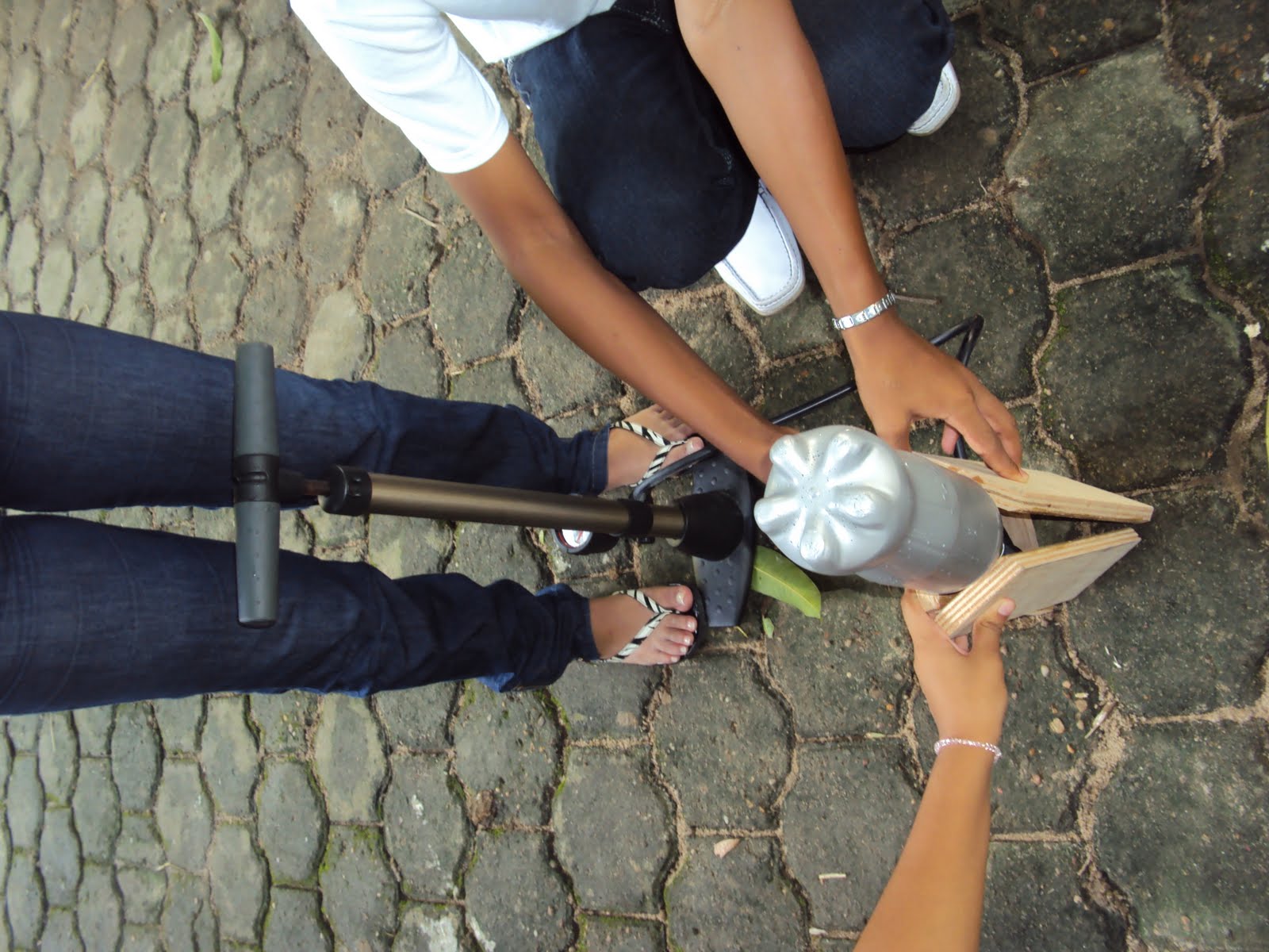 PROYECTOS DE 11-02: cohete de botella