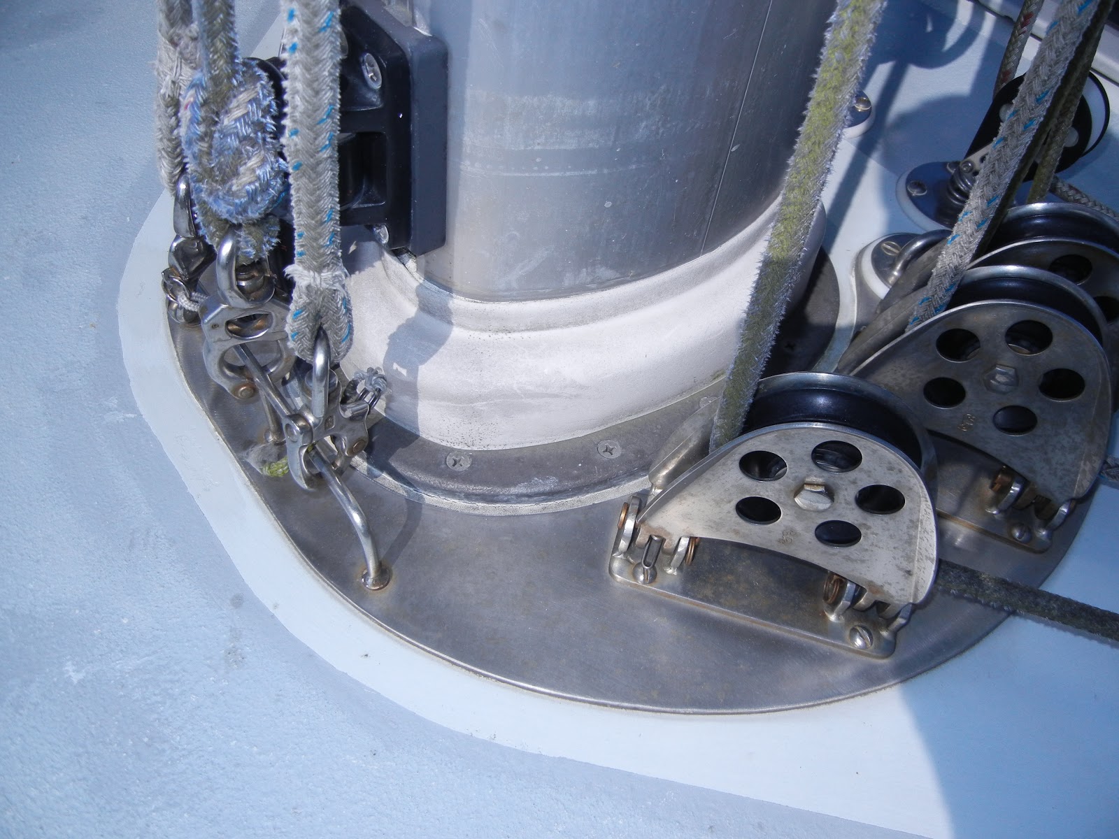 The Restoration & Upgrade of a Choate 40: Mast Inspection and Upgrades