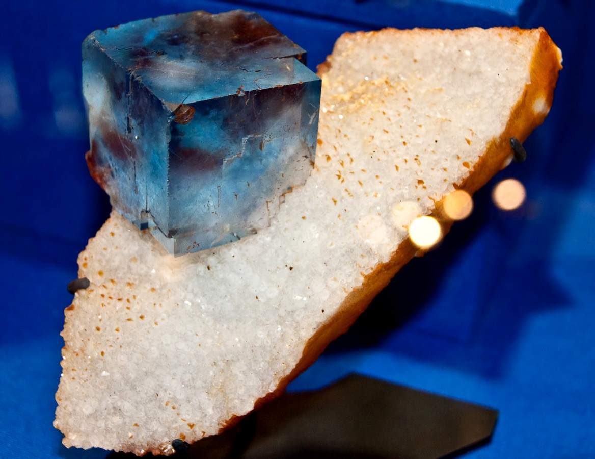 Fluorite Crystal on Quartz Matrix | Geology In