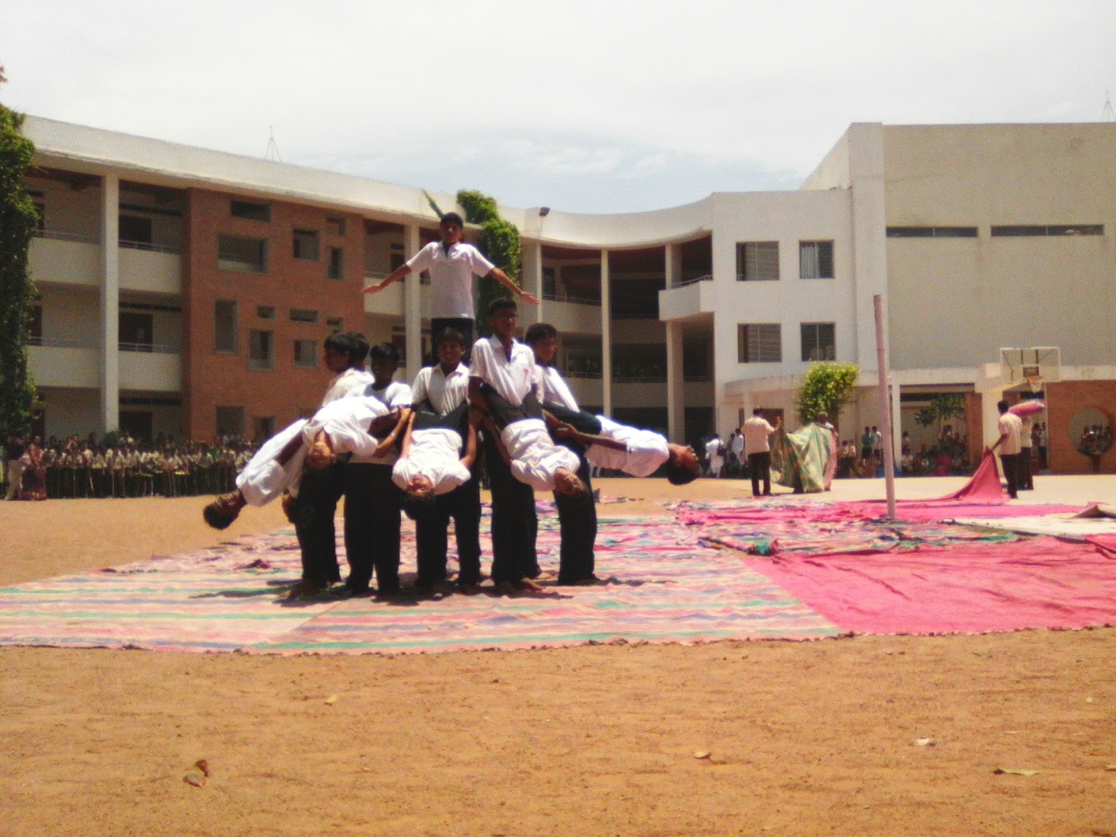 Subash Scout Group: PYRAMID FORMATION BY OUR SCOUTS DURING SCHOOL ...