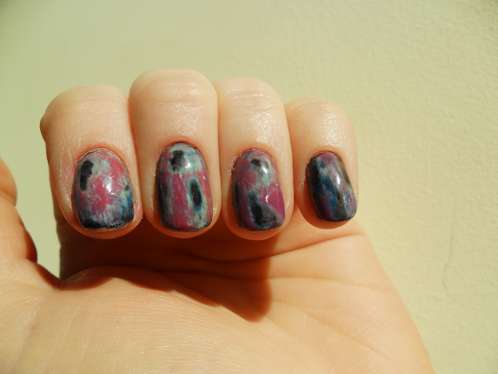 Nailsalicious- Small canvas, Big ideas: Nails of the Week-Groovy Grunge