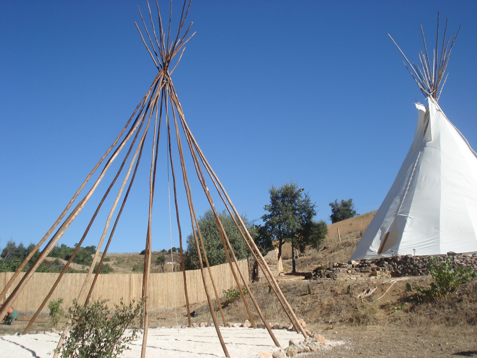Tipi Algarve: How to build a Tipi