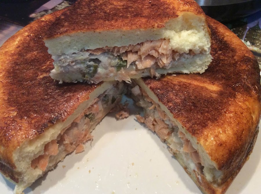 Sandwichón de pollo escalfado, queso y jamón de york | Cocina