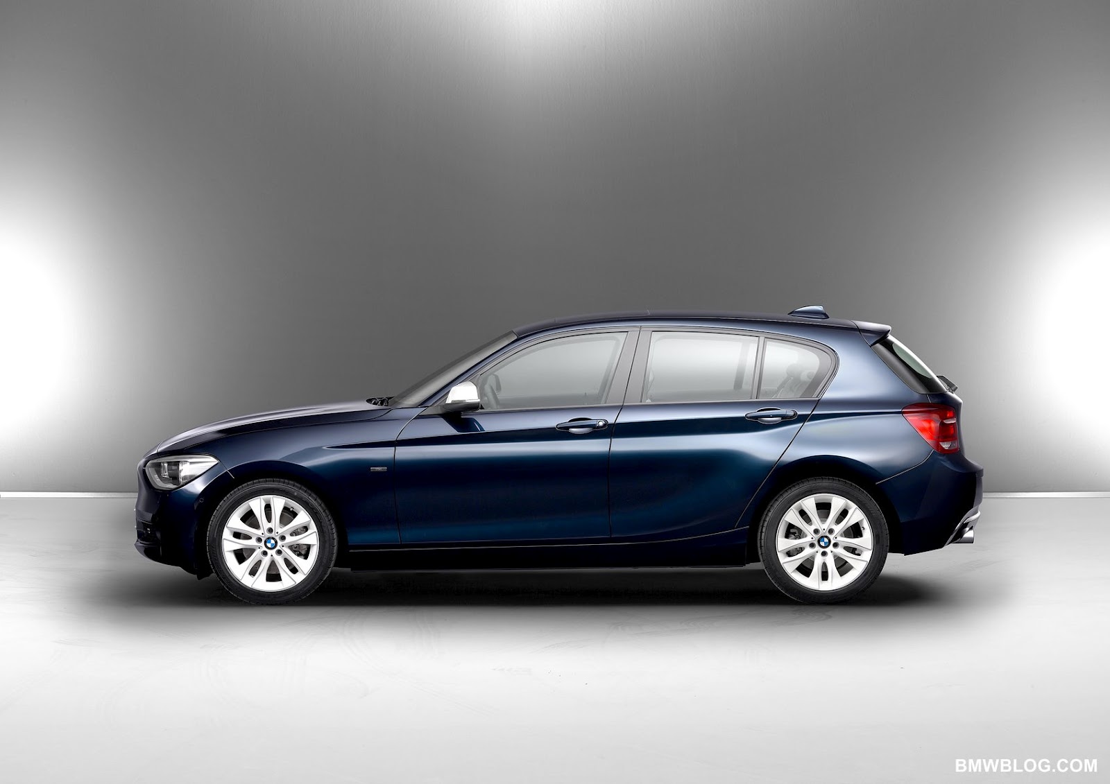 SPORTS CAR, AUTOMOBILE PICTURES, CAR SPECIFICATIOS, CAR FEATURES ...