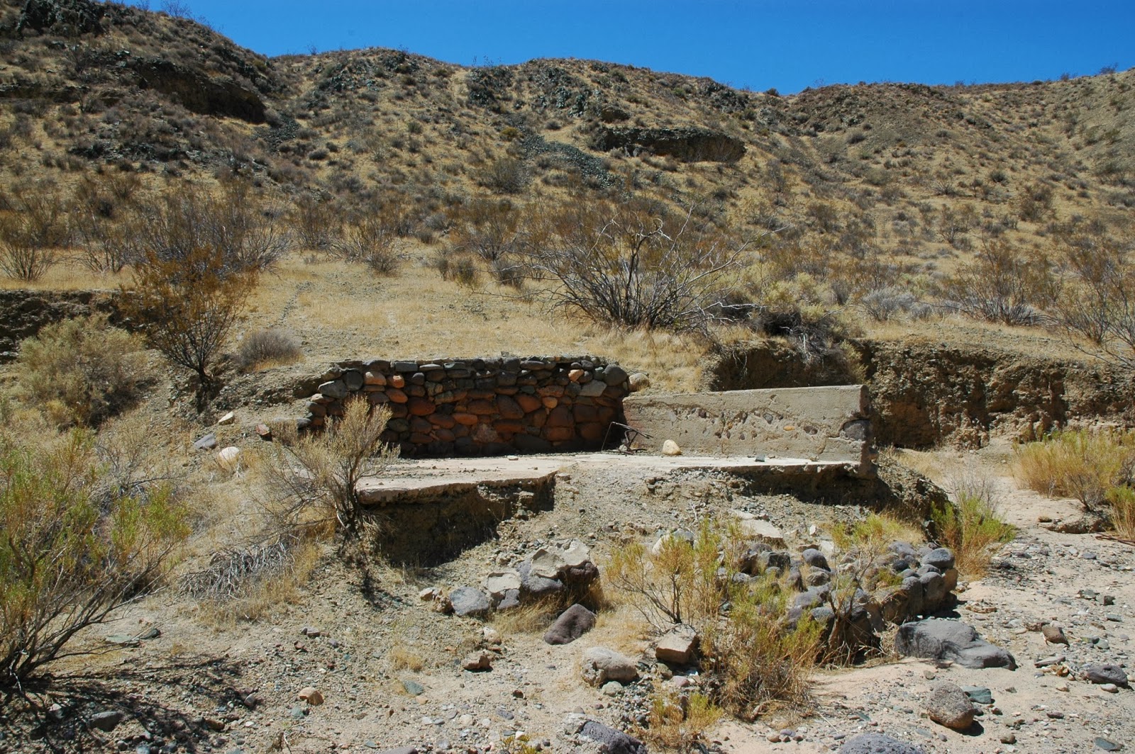 Mojave Desert Diary...: Mojave Desert Jeep Traveler...Goler..
