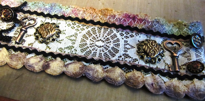 FRIENDS in ART: Wonderfully Fun Cuff Bracelet!