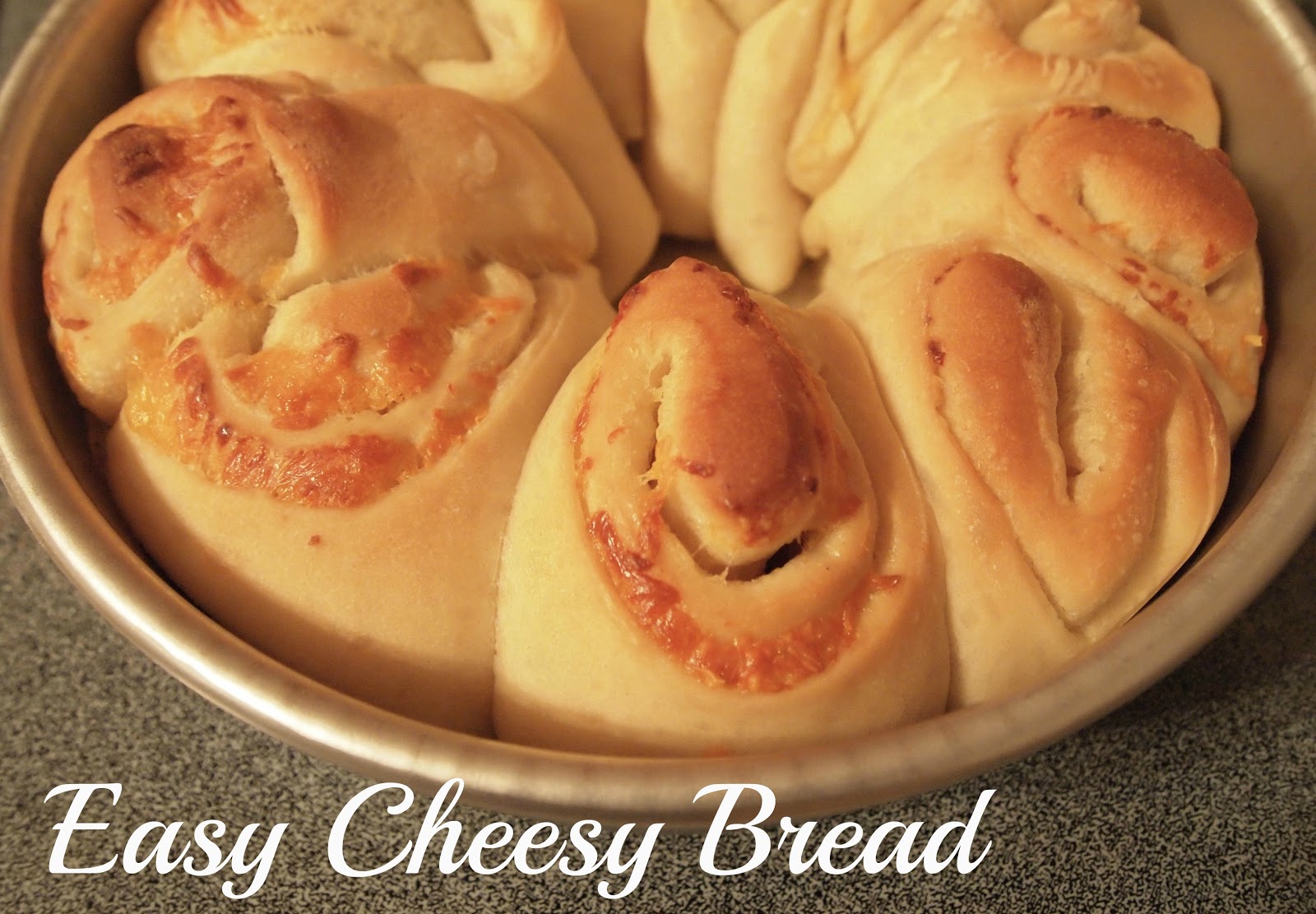 Milwaukee Kitchen: Easy Cheesy Bread