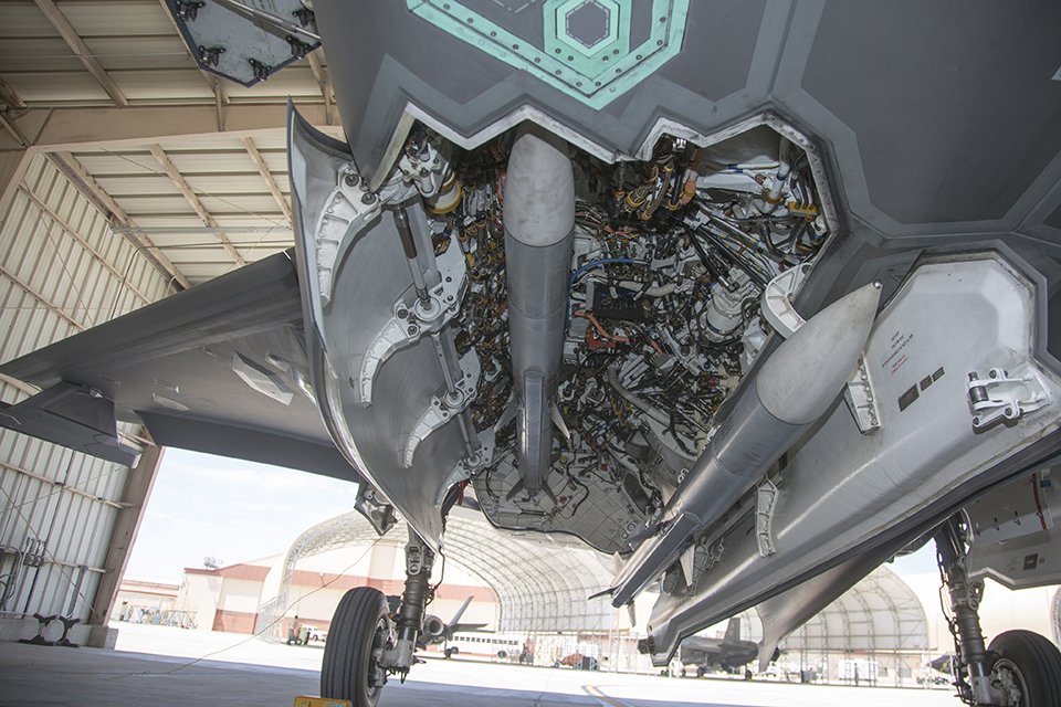 Asian Defence News: A British F-35 Lightning has carried out its first ...
