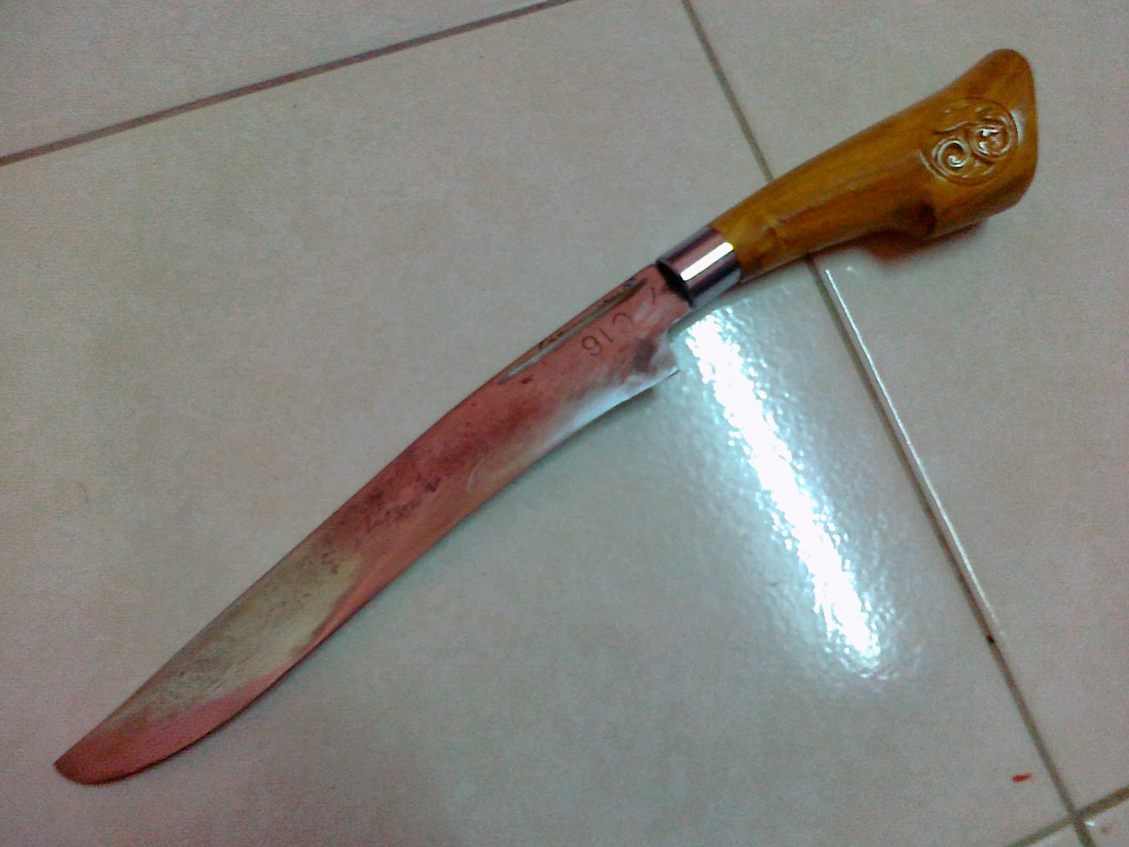 Besi,Kayu,Batu dan al-kisah...: Hulu golok / pisau melapah.